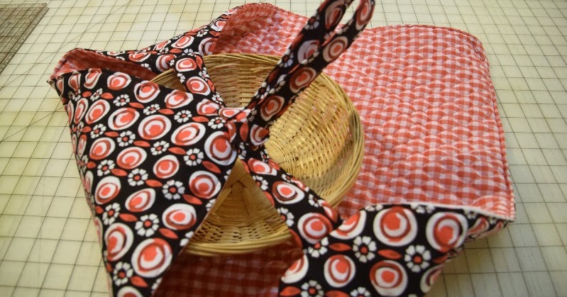 Joy's Jots, Shots & Whatnots: Reversible Casserole/Pie Carrier