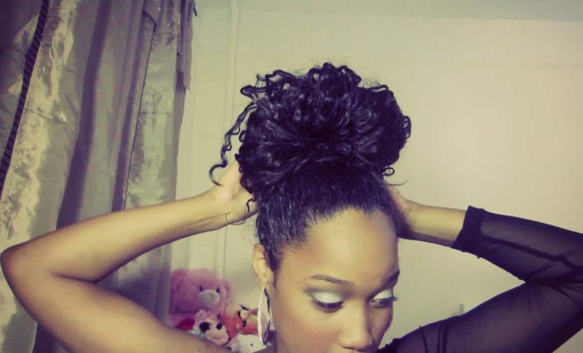 Style Obsession | The Curly Top Knot — BELLEMOCHA.com
