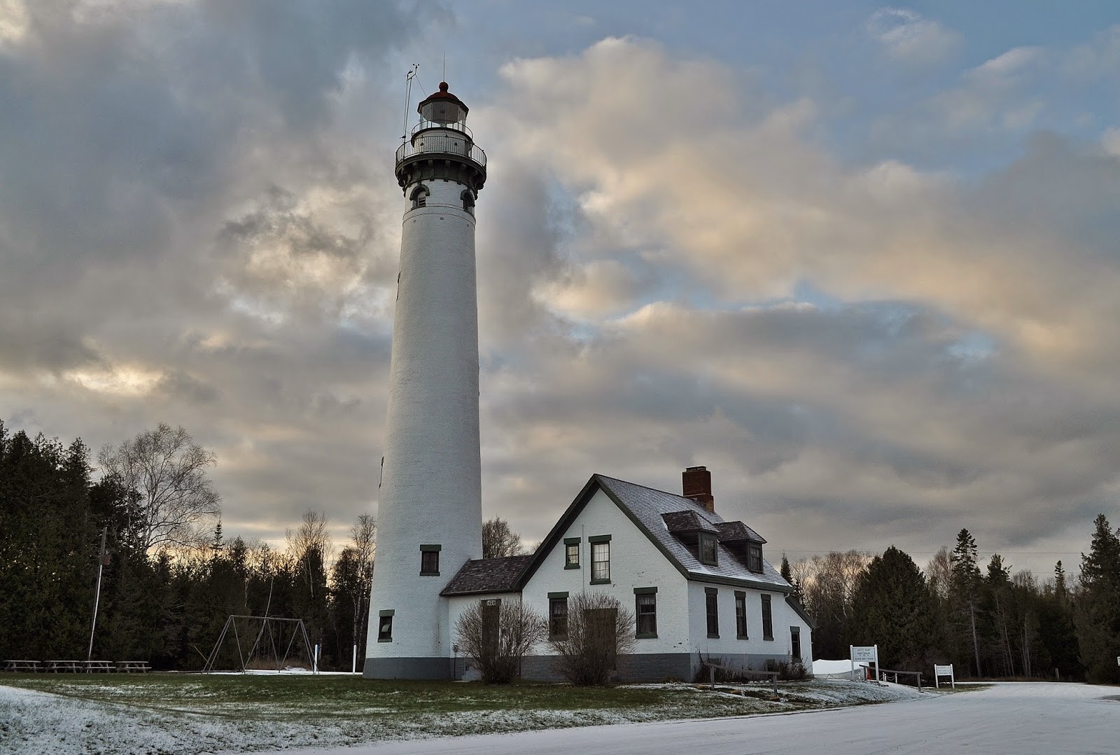 WC-LIGHTHOUSES: PRESQUE ISLE LIGHTHOUSE-MICHIGAN