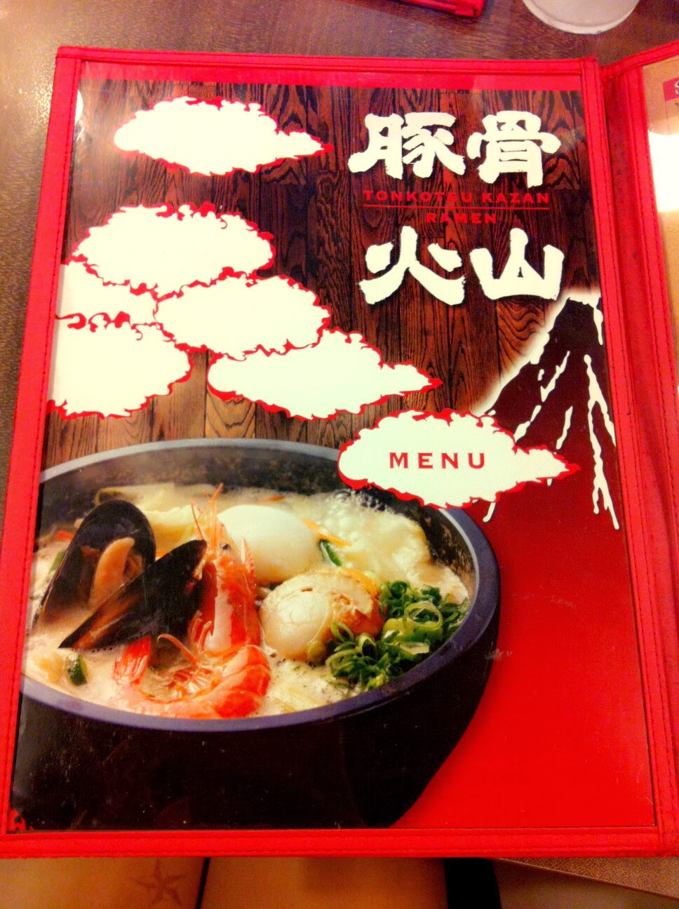 Teru-Teru-Miii~~ (｡・ω・｡): Tonkotsu Kazan (Volcano loh!) Ramen Review ...
