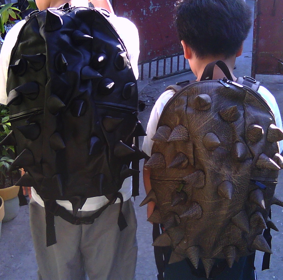 Blog-a-bing. Blog-a-boom.: Badass Backpacks... RAWR!!!!