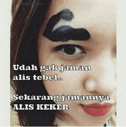 10 Meme Lucu 'Alis Tebal' yang Ampuh Ceriakan Harimu