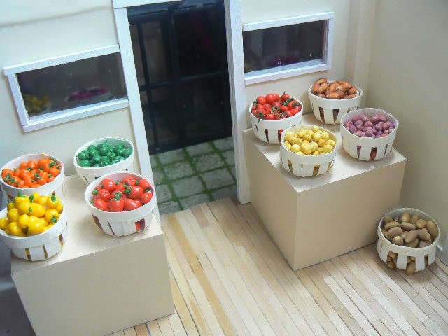 Joanne's Minis: Farm-stand Display Table