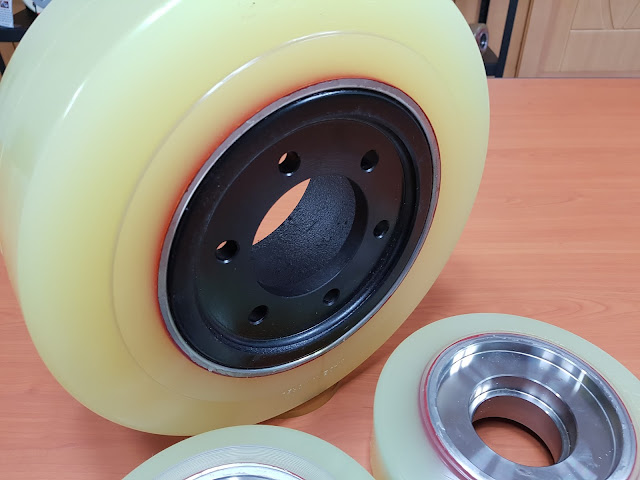 Forklift Urethane Tire Total Solution HANA TIRE: DOOSAN REACH TYPE ...