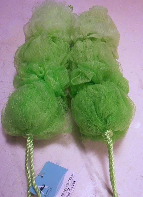 Make The Best of Things: Spring Wreath from a Bath Scrubbie