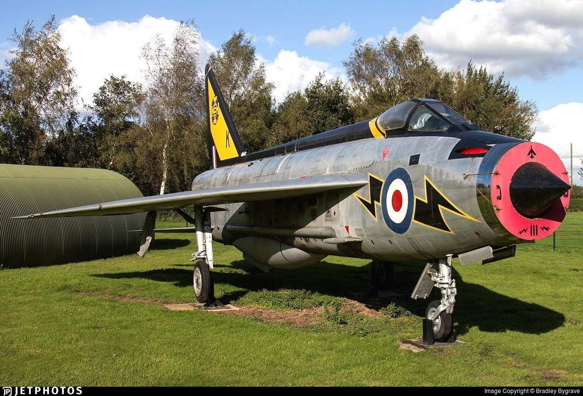 SI VIS PACEM, PARA BELLUM: L'English Electric Lightning (Fulmine ...