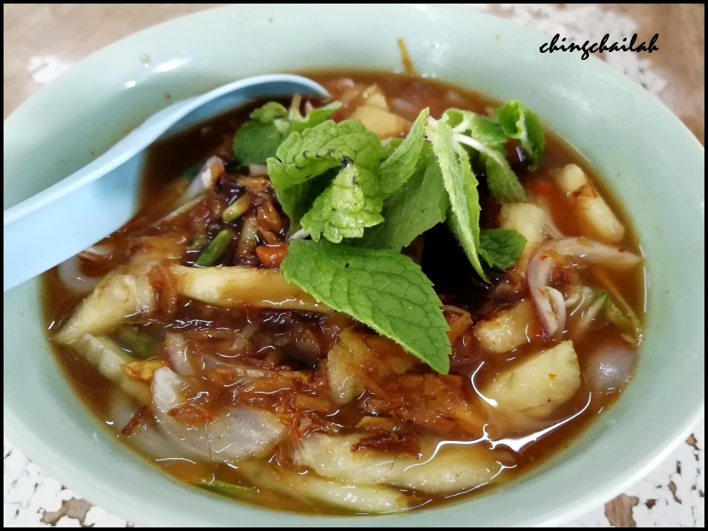 Simple Living In Nancy: Curry Noodles, Asam Laksa & Homemade Pork Burger