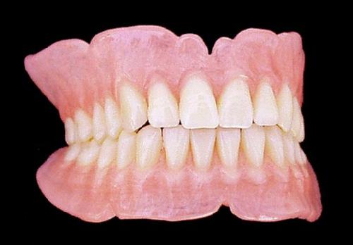 LABORATORIO DENTAL: PLACAS TOTALES DE ACRILICO