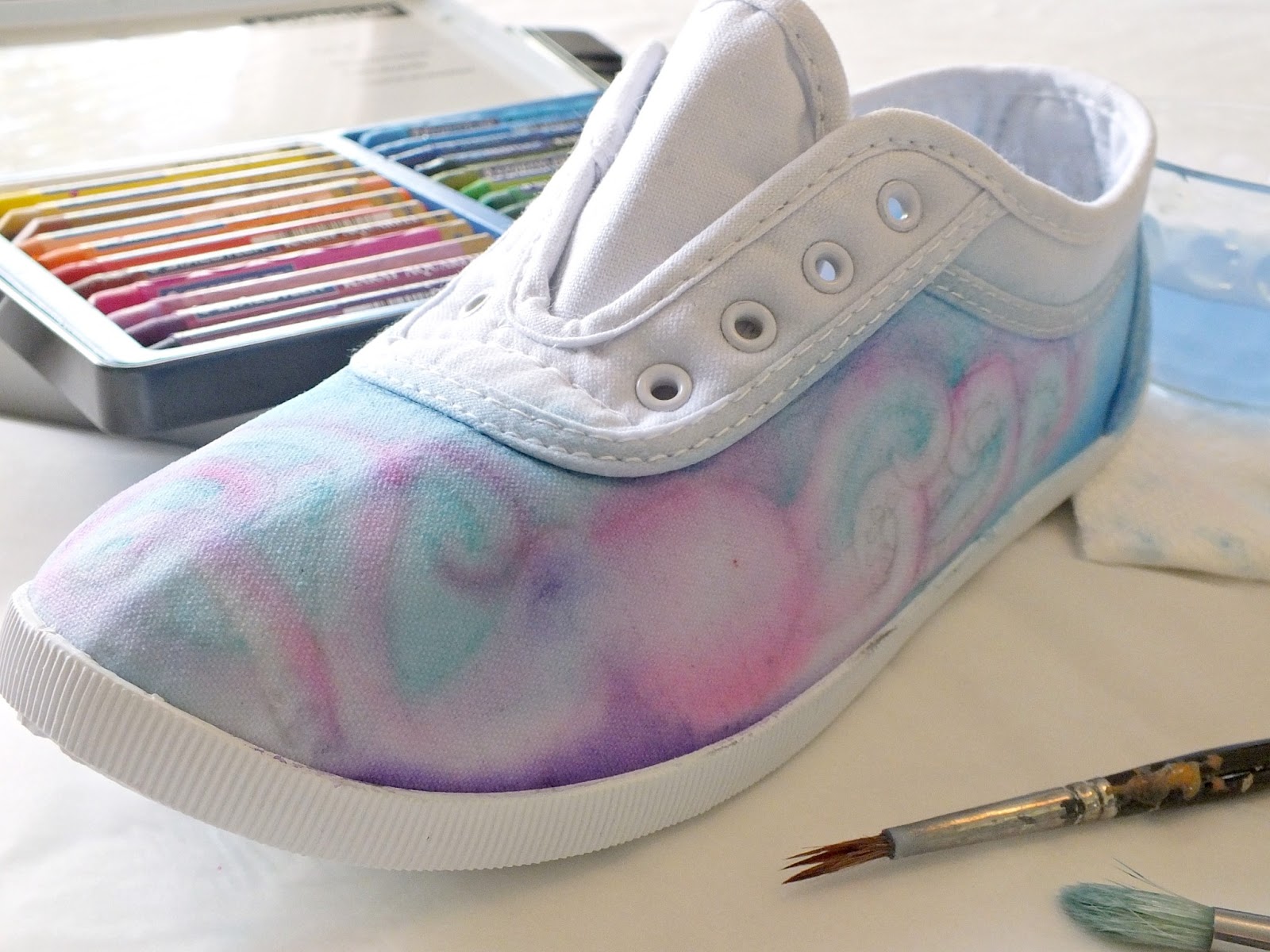 ...Make It With Me: Octopus Canvas Watercolour Shoes with STAEDTLER