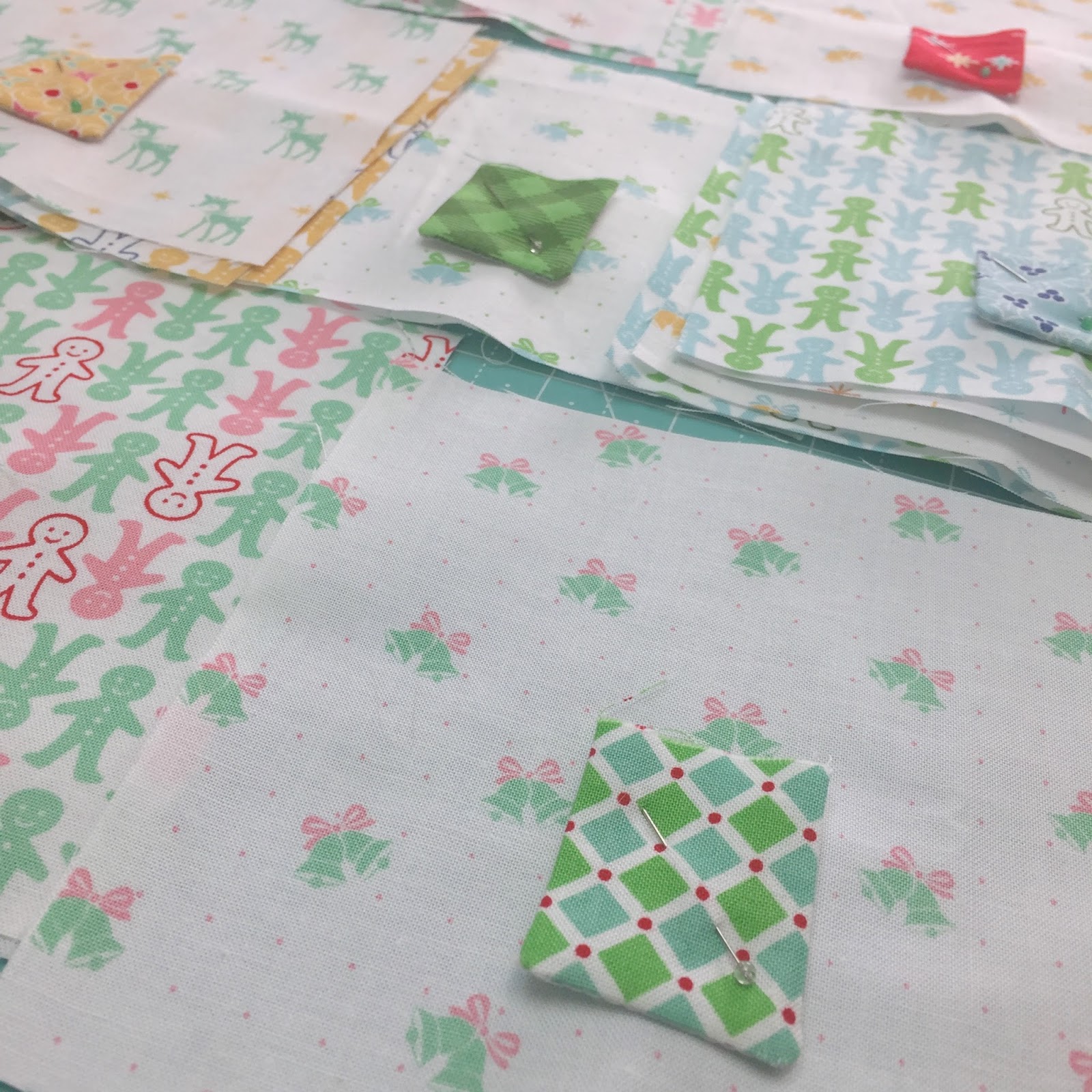 Bee In My Bonnet: Cozy Christmas Sew Along - Cute Little Trees Tutorial!!