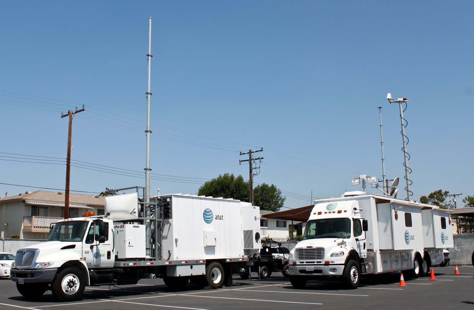 What's Happening LA?: AT&T MOBILE EMERGENCY UNITS IN ANAHEIM