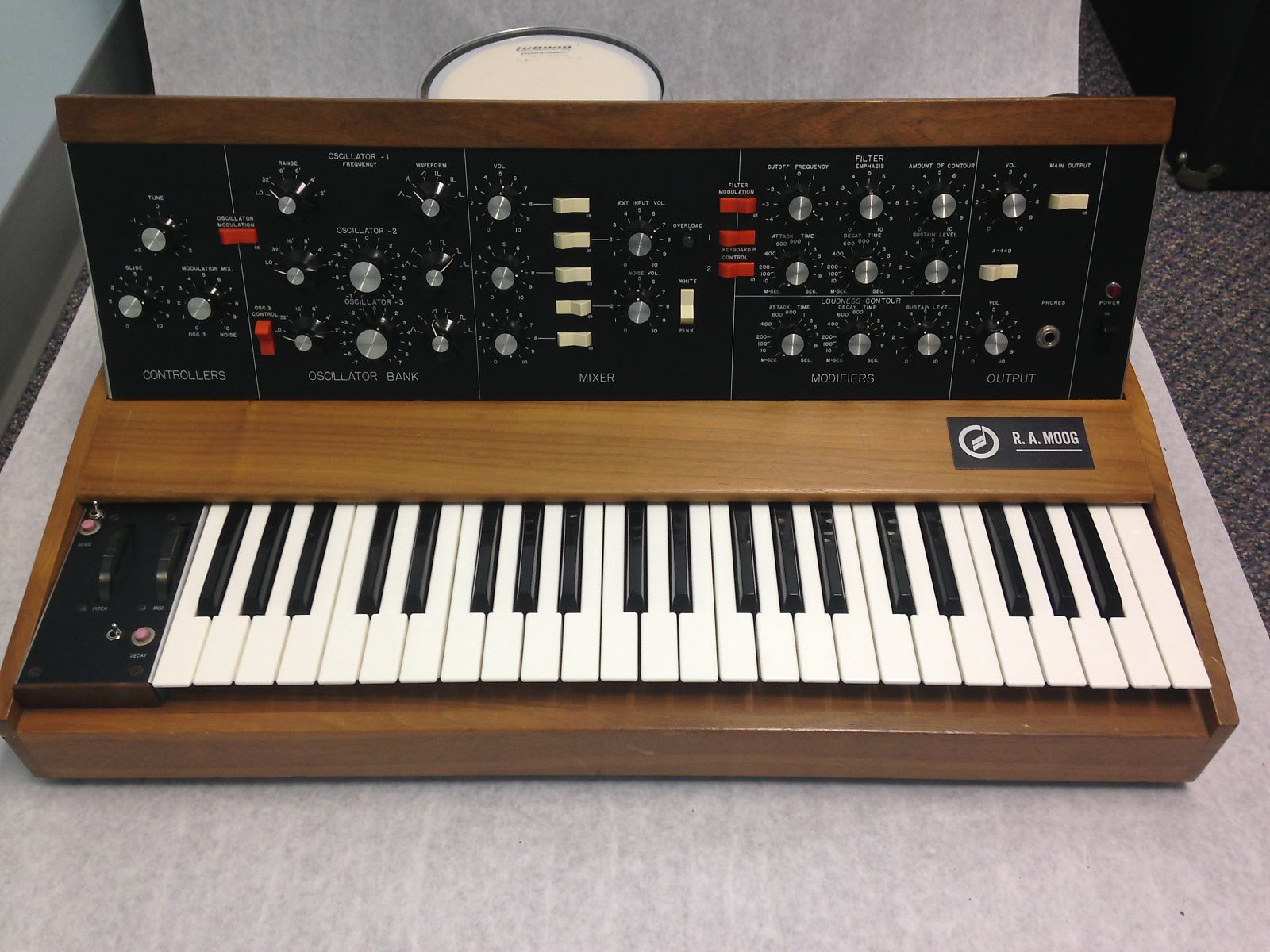 MATRIXSYNTH: Vintage Minimoog Model D SN 1075 w/ 1130 Drum Controller