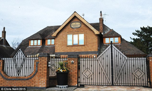 Raheem Sterling House / Raheem Sterling Buys New 3 1 Million Rural Home ...