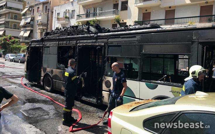 Αστικό λεωφορείο έπιασε φωτιά στα Κάτω Πατήσια (pics) - Λόγια-Σταράτα