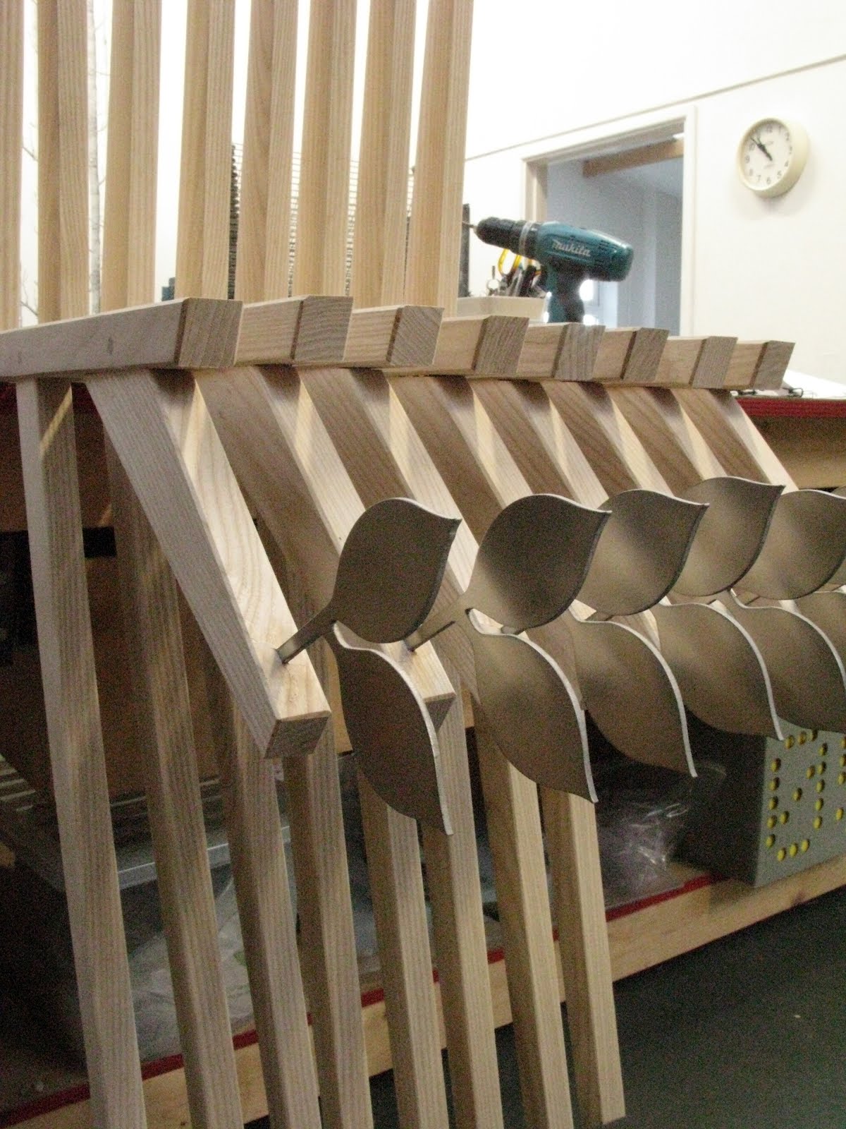 Branch stands... – Green&Blue