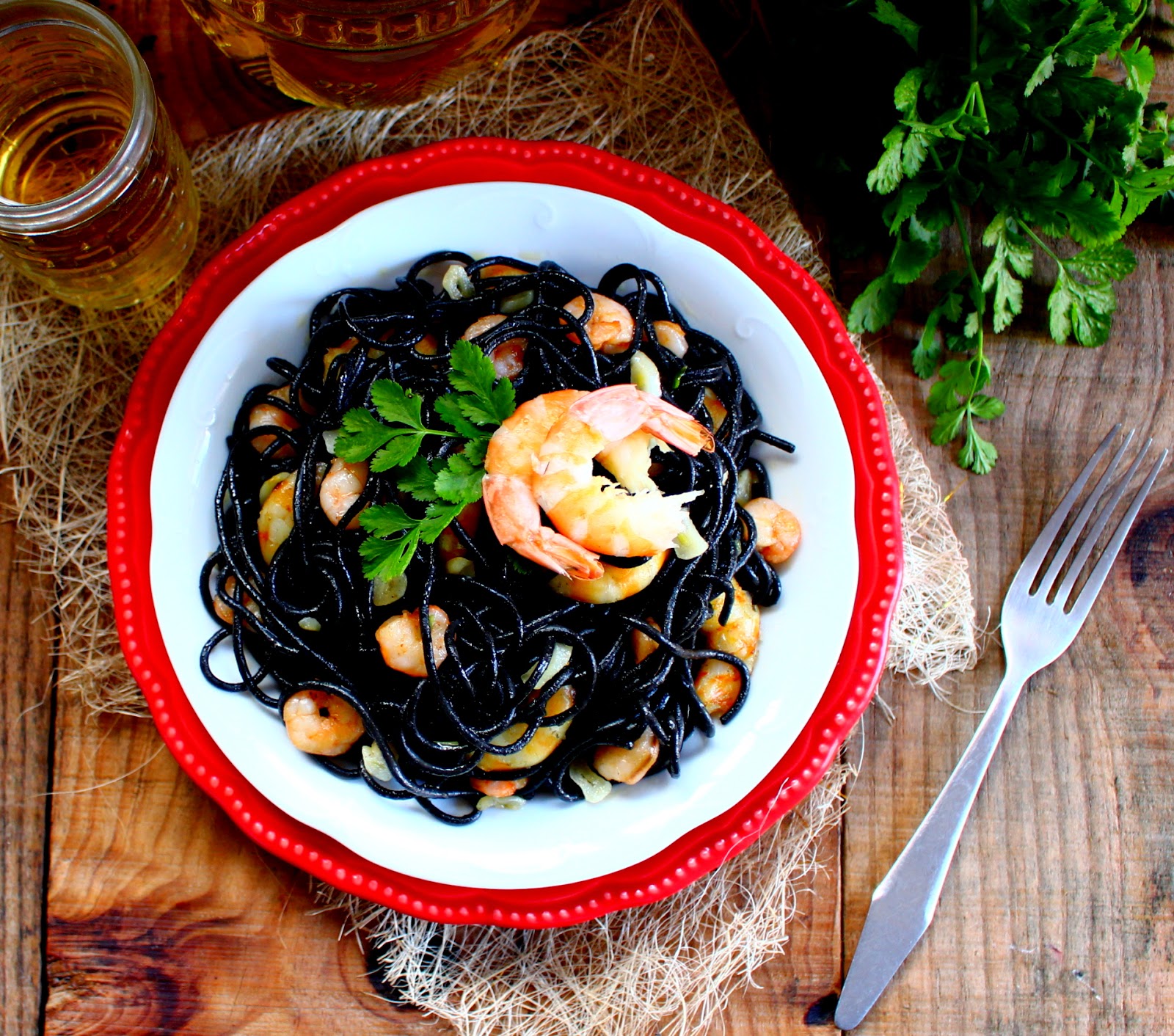 Nárwen's Cuisine - Sabores do Mundo : Spaghetti Nero com Camarão, Alho ...