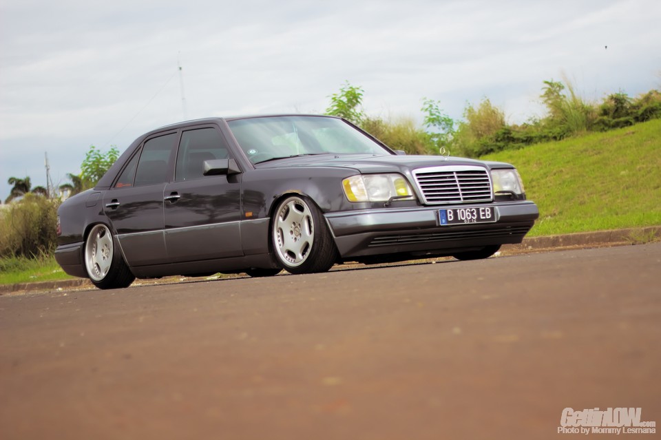 Mostbook: Tuning Mercedes Benz E320 W124 Stance