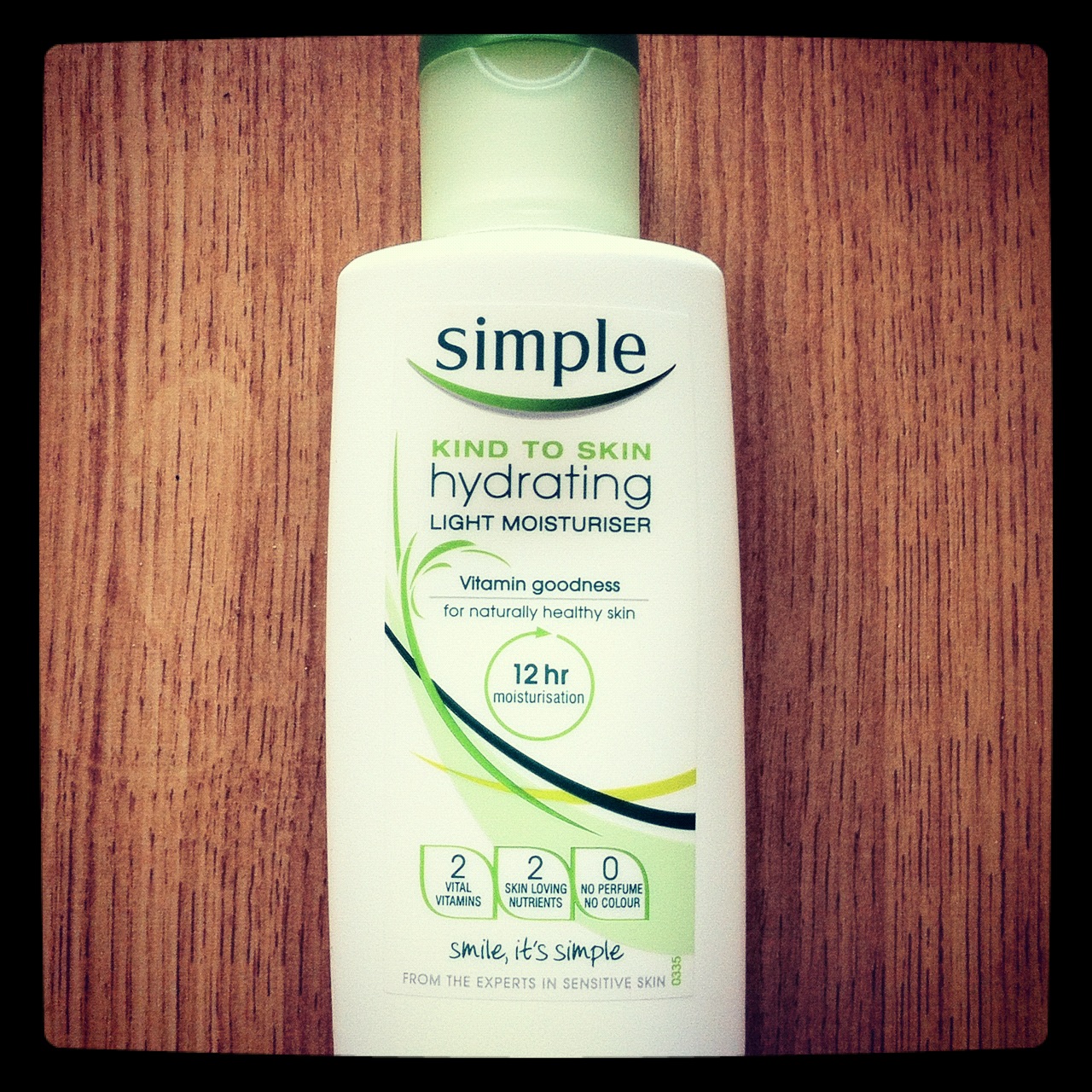 Review: Simple Hydrating Light Moisturiser | dreamfox50