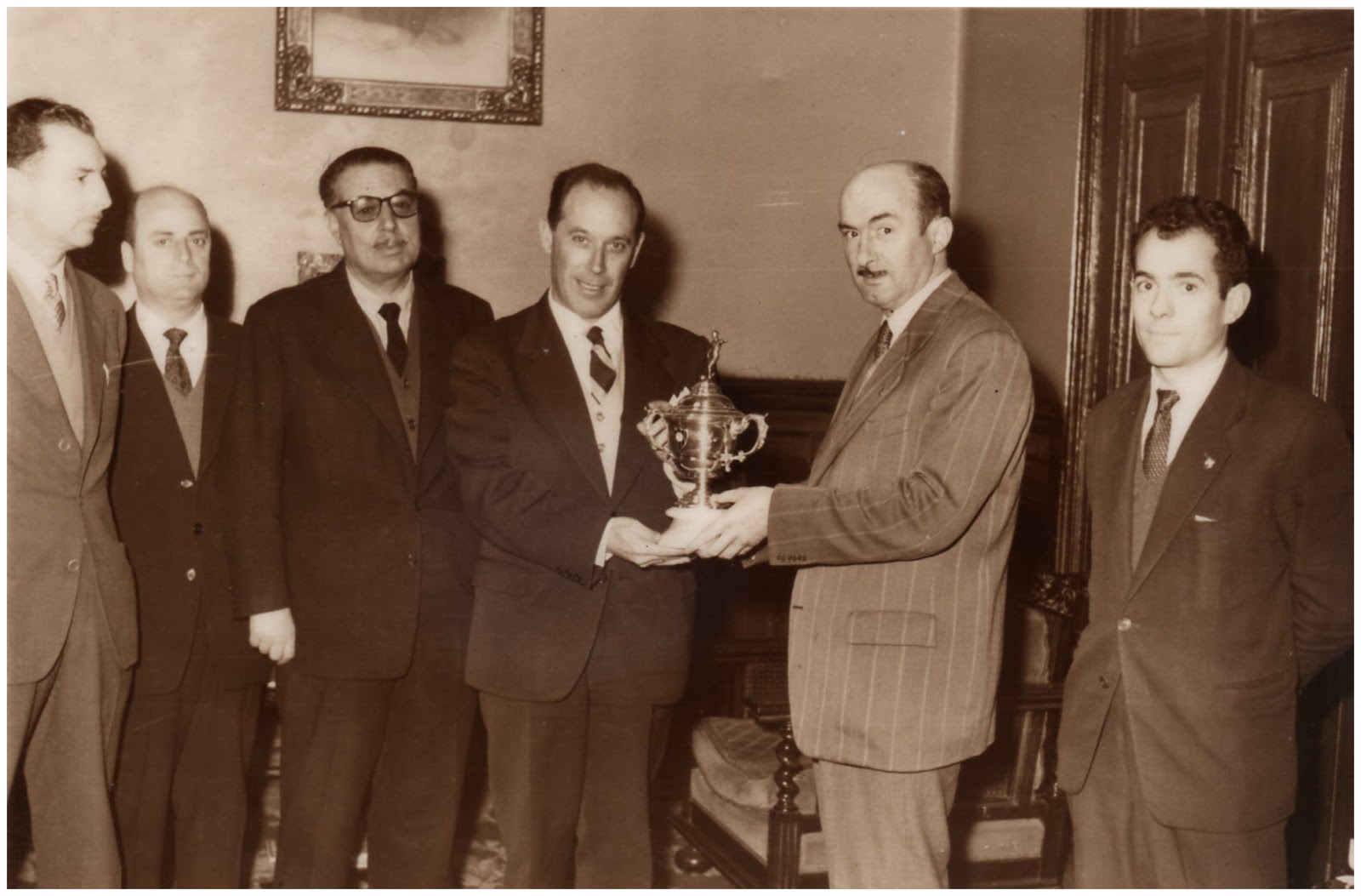 vellapontevedra.blogspot.com: "Construyéndose el Hai que Roelo"