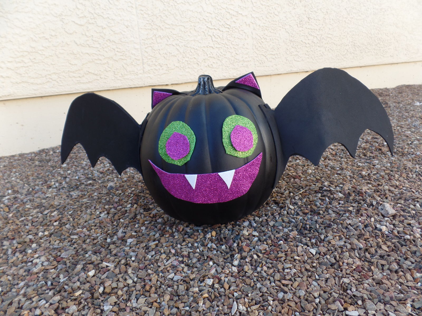 Desert Mamis: Sparkle Bat Pumpkin