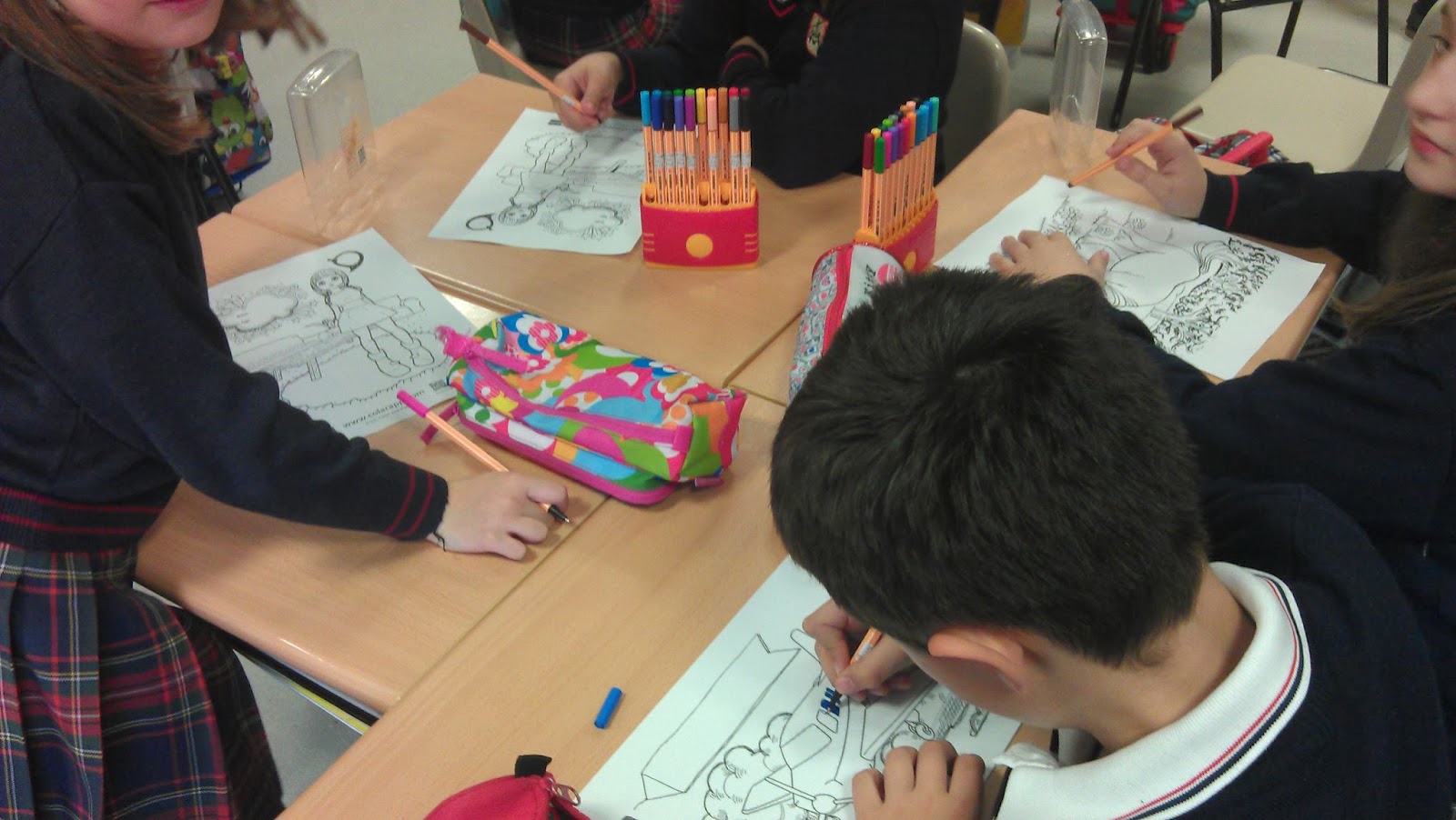 TWIN SCHOOLS FOR LEARNING: ARTS AND CRAFTS Animated with Augmented ...