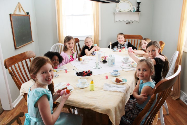 dearly loved mist: Friendship Fun Tea Party