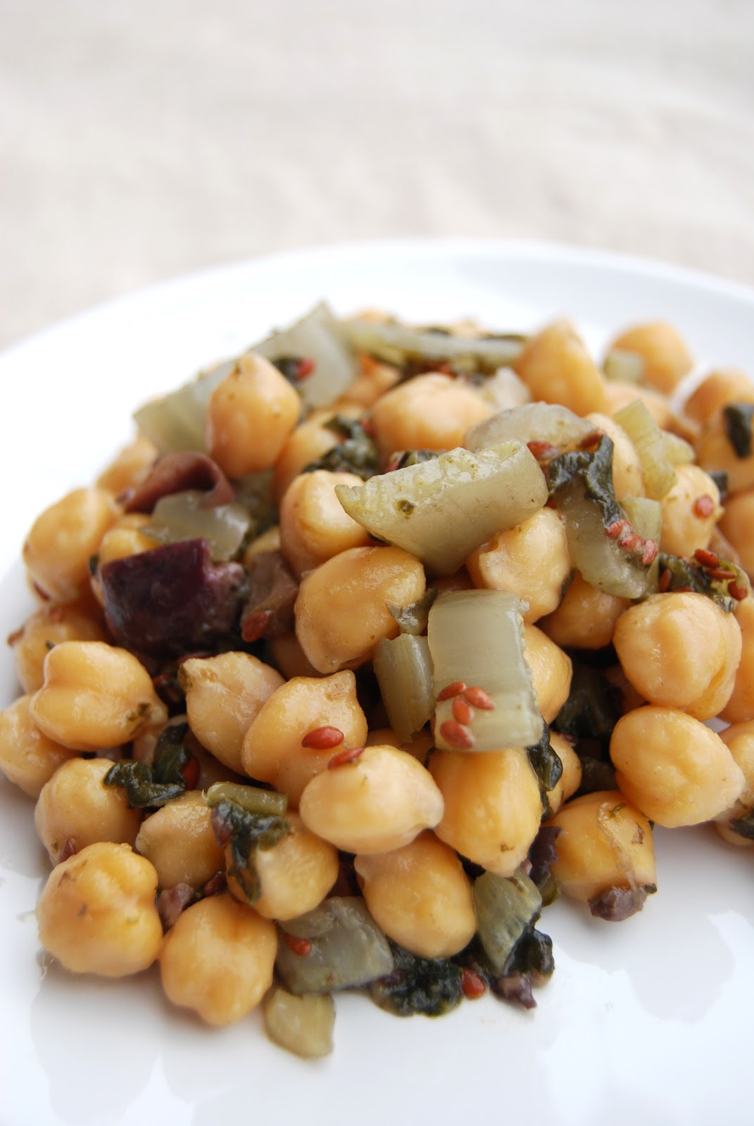 Pampelmuse: Insalata di ceci, bietole, olive greche e semi di lino
