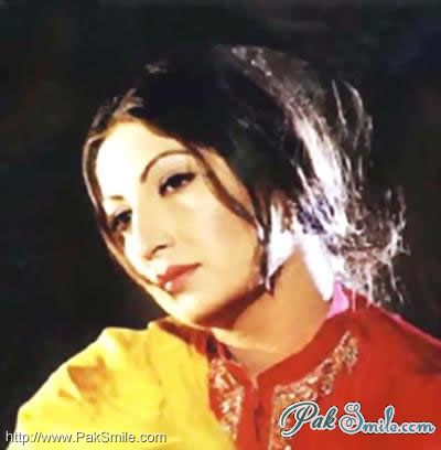 Saima Lollywood Pakistani Film Actress Cleavage Pictures | Pakistani ...