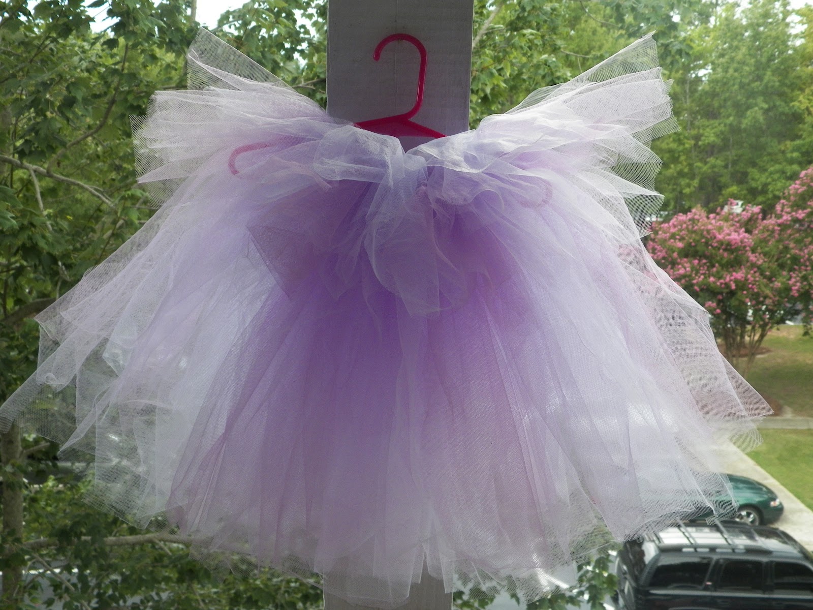 Starry-Eyed Pretender: No Sew Tutu-torial