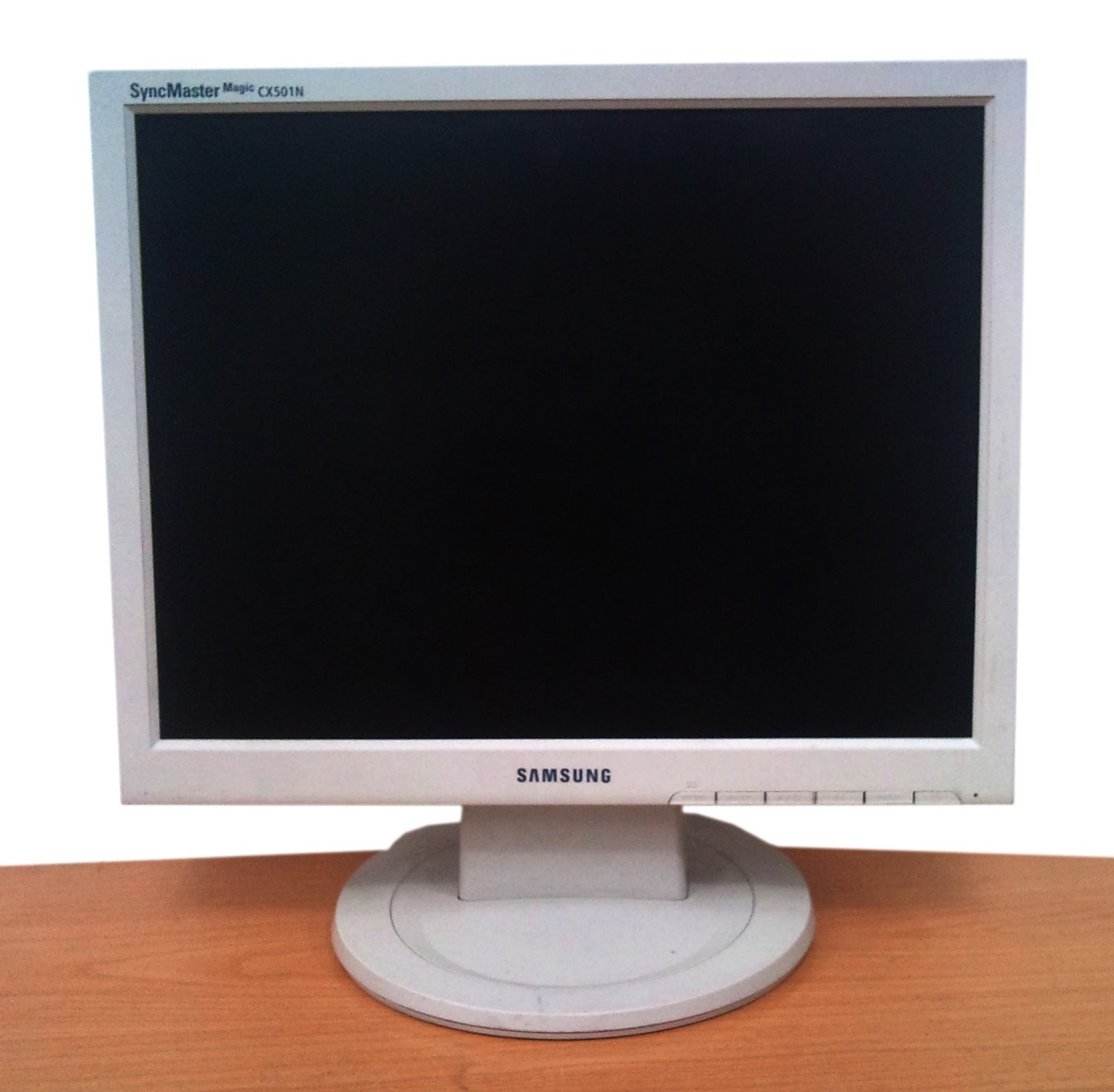 DASMA COMPUTER WORLD: SALE!!! 15" LCD Monitors