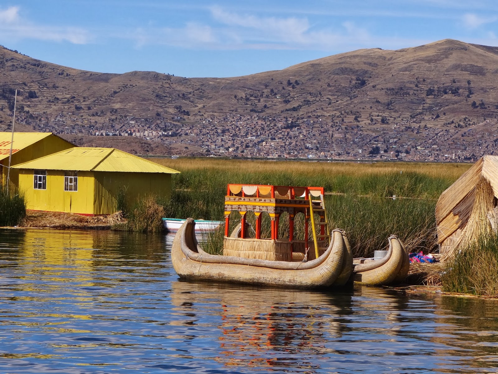 Blog de Kamilo Kardona: Islas flotantes de los Uros (Puno, Perú)