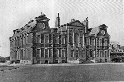 Seeks Ghosts: Raynham Hall’s Brown Lady