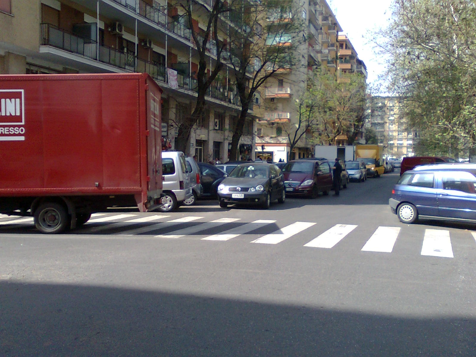 Degrado Marconi: Via Enrico Fermi, ieri mattina: doppia fila e sosta ...