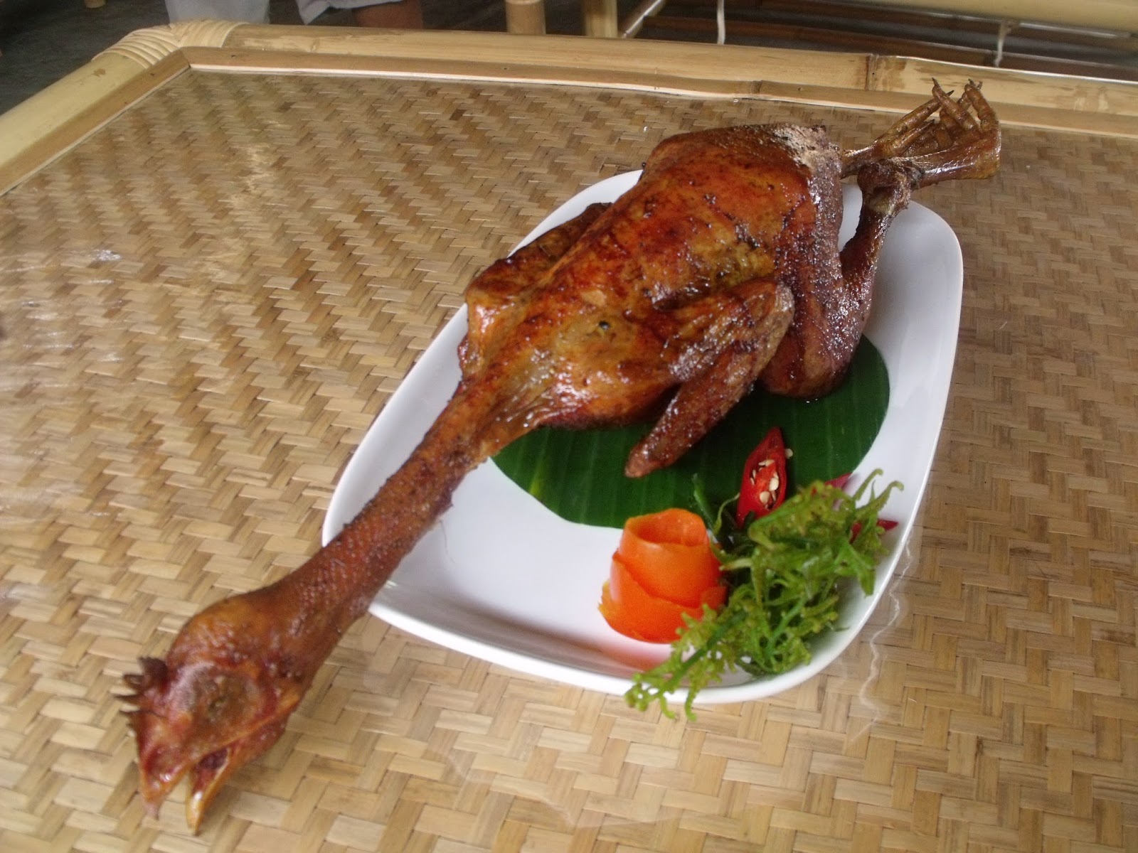 Lezat, Empuk dan Gurih Ayam Guling