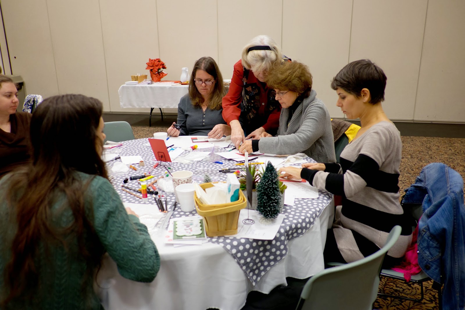 Domestic Fashionista: Moms Group: Christmas Card Making