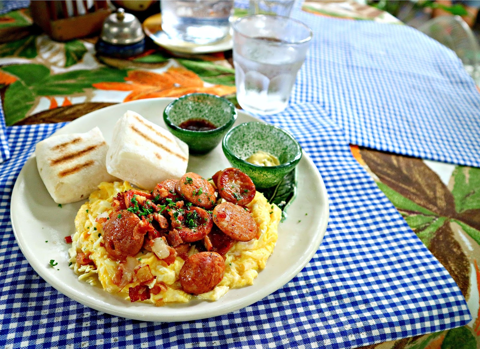 Weekend Brunch: Rustic Mornings by Isabelo - Living in the Moment