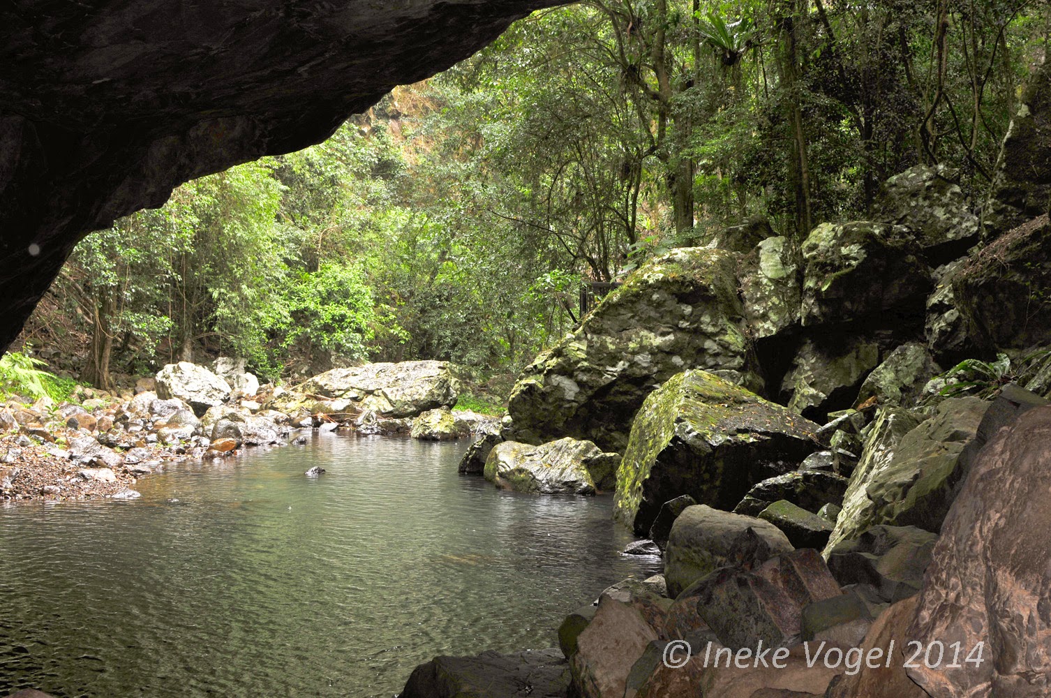 Australian waterfalls: Natural Bridge - Queensland