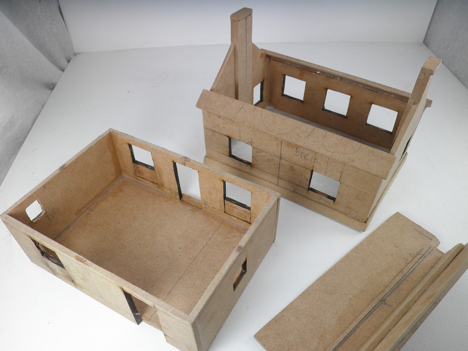 JOHN BOND's WARGAMING STUFF: DIY MDF BUILDINGS, Part 1 28mm