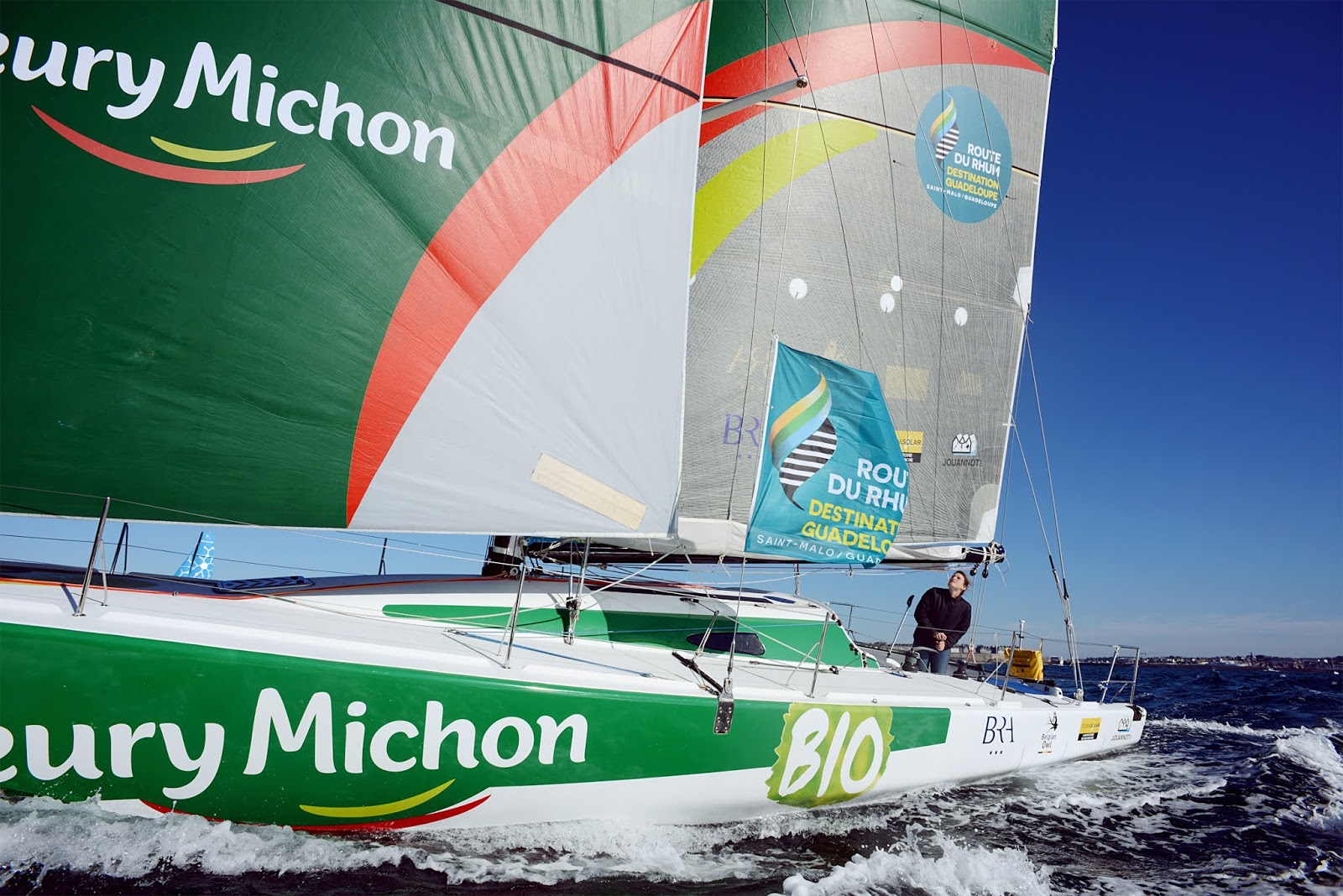La Route du Rhum n'est pas finie, 42 solitaires encore en course ...