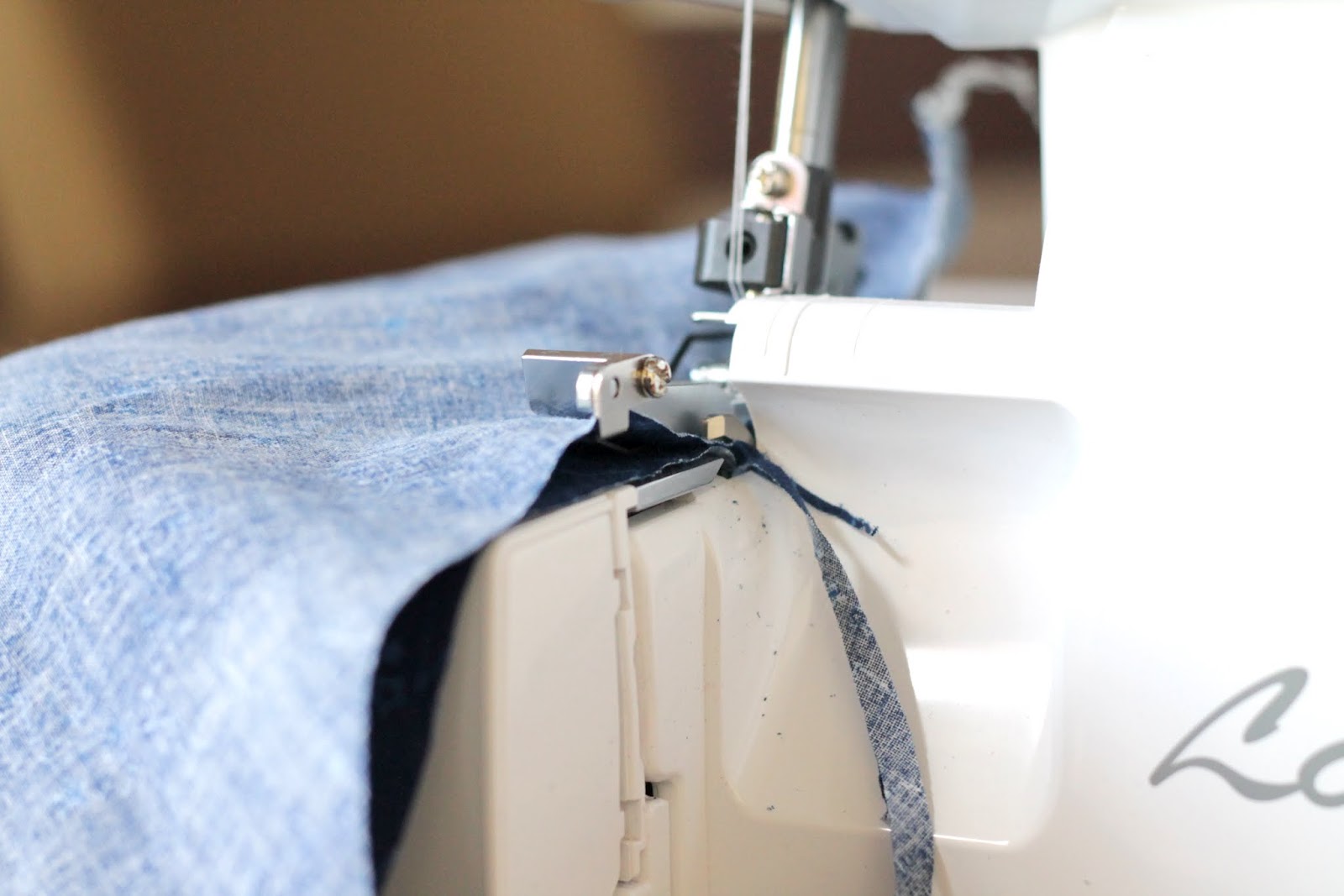 Make It Handmade: Tutorial: Super Simple Serger Ruffles