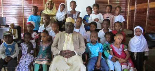 Des petits élèves de Séléa rencontrent le gouverneur | HabarizaComores ...