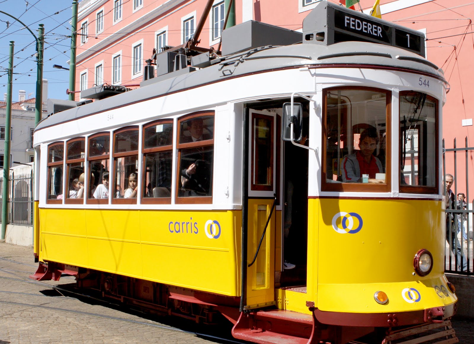 BLOG MEMÓRIA CARRIS: Elétrico 28, uma viagem a Lisboa