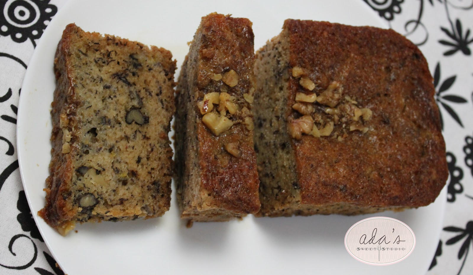 The Sweet Studio: Banana Walnut Loaf
