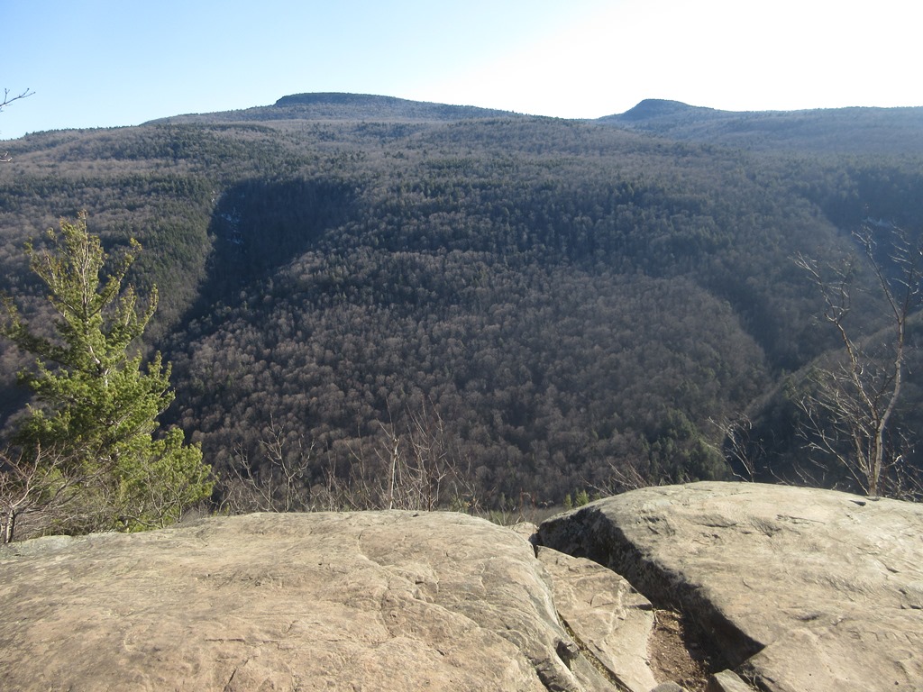 Mountain Wandering: CATSKILLS: ESCARPMENT TRAIL, 4/22/18