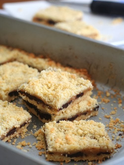 Rich and Tasty Treats: Caramel Crumb Bar