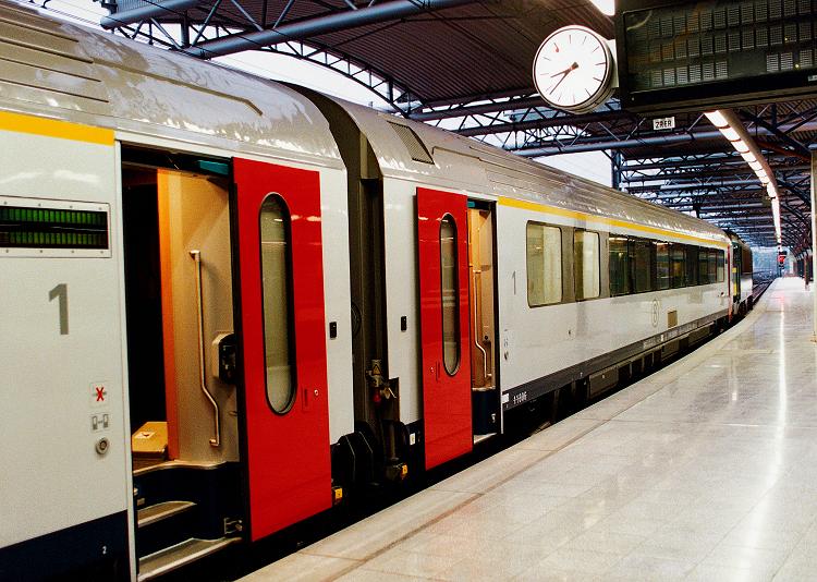 Blogue da Xana: Train driver forgets to stop at Diegem