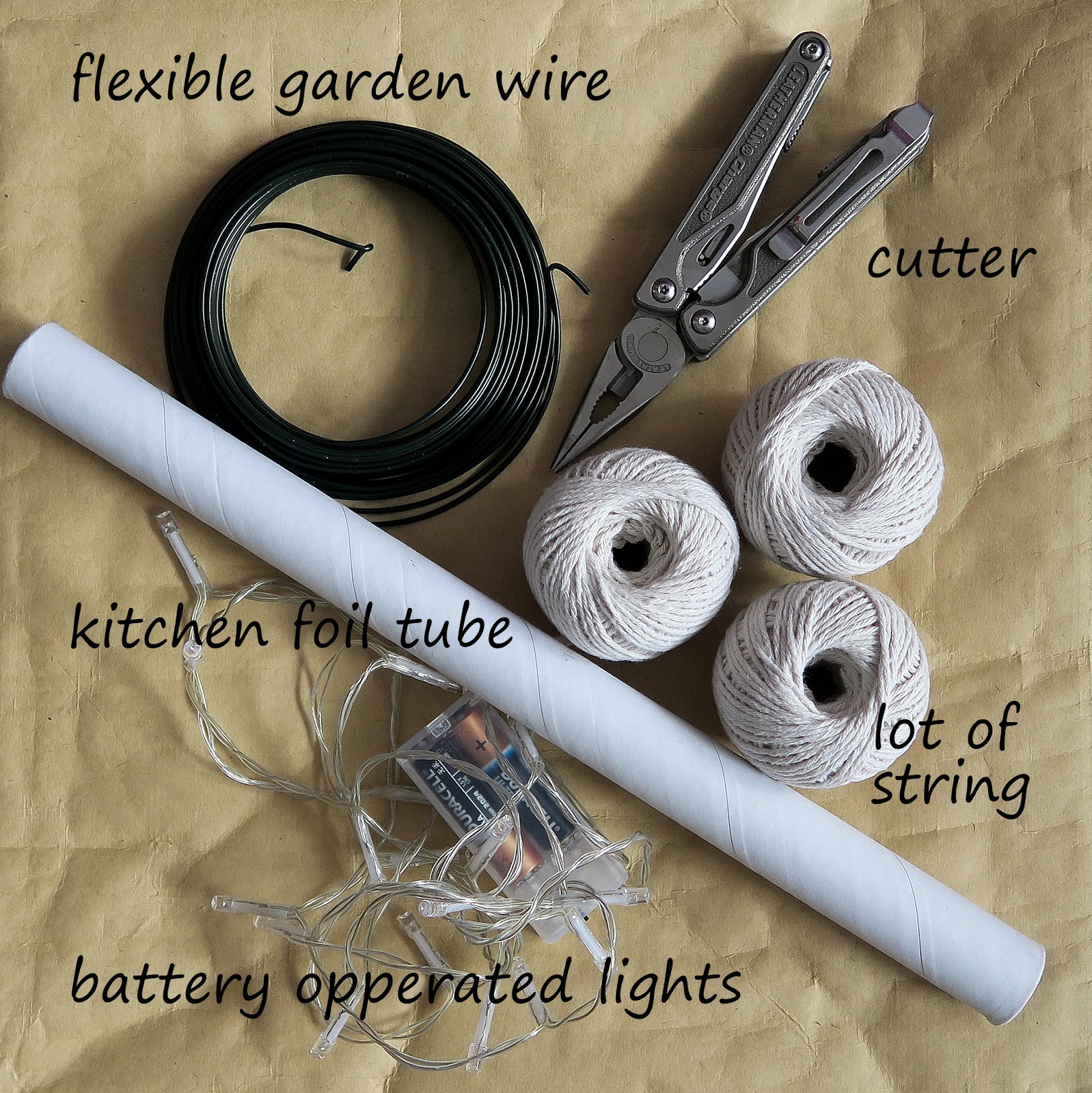 Festive wire tree in a pot | mamaisdreaming.blogspot.co.uk