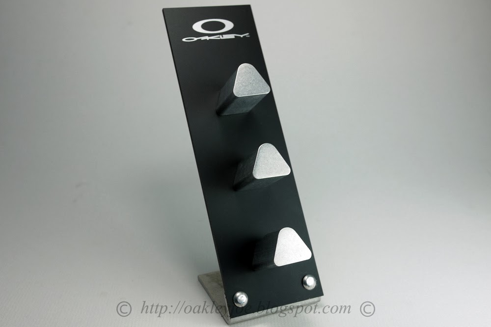 Singapore Oakley Joe's Collection SG: Display Stands