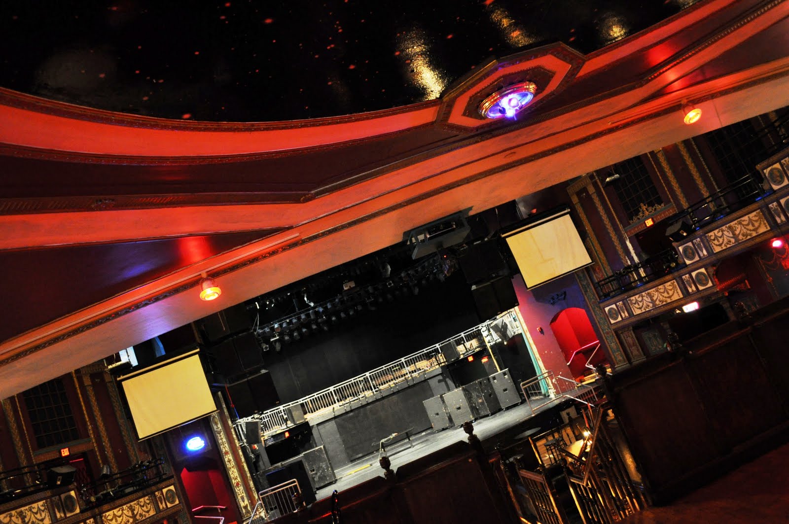 Eat It Detroit: [Real Detroit Weekly] The Emerald Theatre