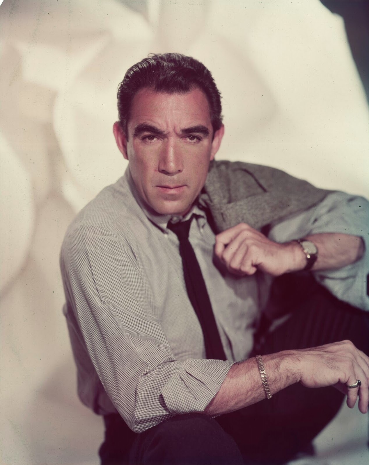 NOTICIAS Y EFEMERIDES MUSICALES Y DEL CINE: ANTHONY QUINN, UN 03 DE ...